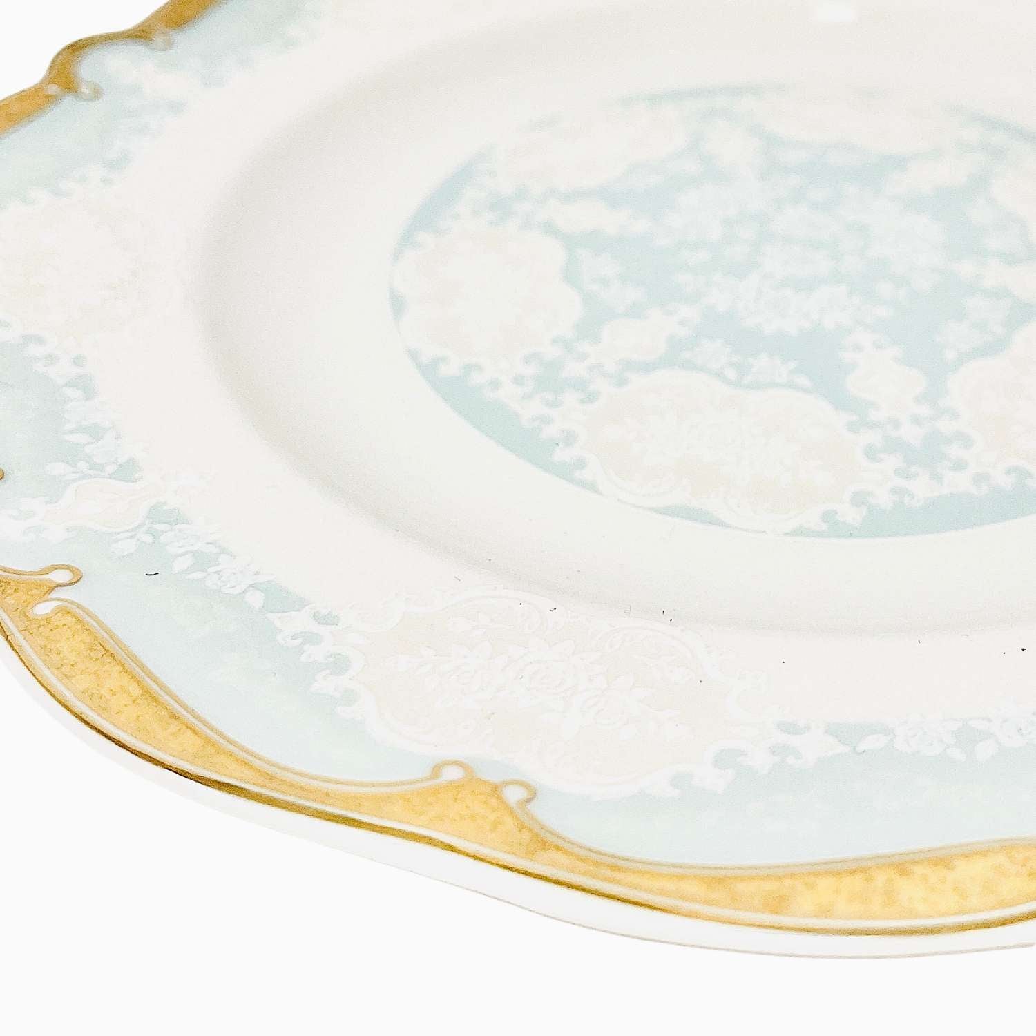 98-PIECE WHITE & GOLD MARTA BLUE DINNERWARE SET FOR 12-PERSON – Noble ...